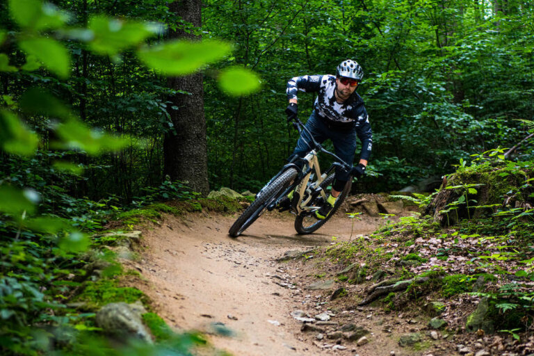 The Ultimate Mountain Biking Guide for Beginners - Cyclists Hub
