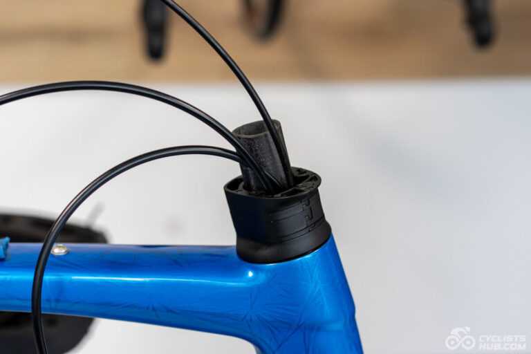 Pros and Cons of Integrated Cockpits in Road Cycling